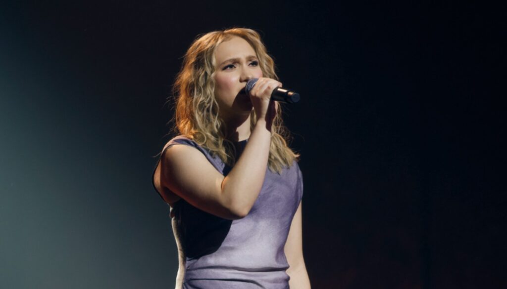 Découvrez 11 photos de Victoria de Star Académie dans la vie de tous ...