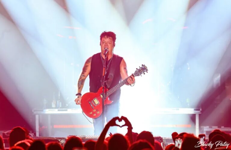 Éric Lapointe envoie un message à ses fans pour le lancement de son ...