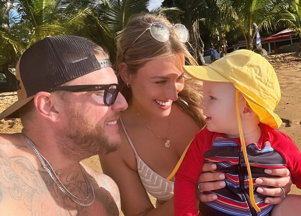 Découvrez 12 photos d'Alexandra De Simon la maman des enfants de Mathieu Baron - Vedette Québec