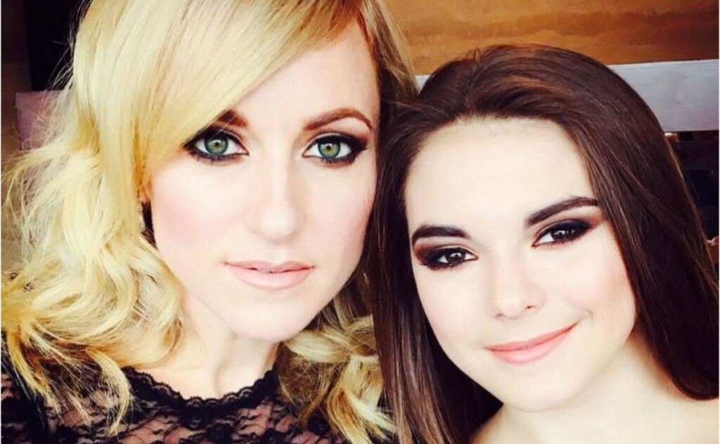 Emily Bégin envoie un message à la fille de Guillaume Lemay-Thivierge ...