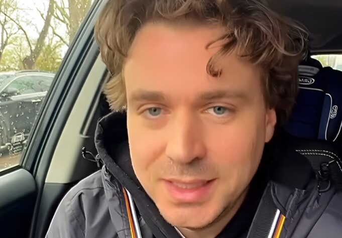 L'humoriste Arnaud Soly annonce qu'il est en deuil depuis quelques ...