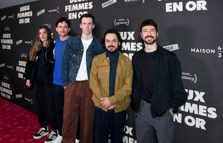 Découvrez toutes les photos du tapis rouge du film Deux femmes en or ...