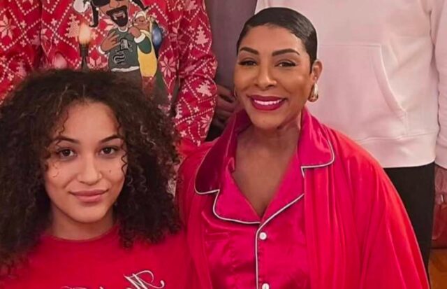 Varda Étienne partage une rare photo avec sa fille à sa graduation et ...