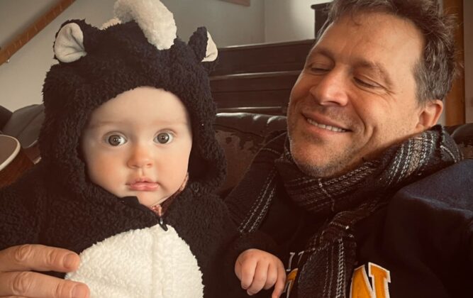 À 52 ans, Kevin Parent annonce que sa famille s'agrandit - Vedette Québec