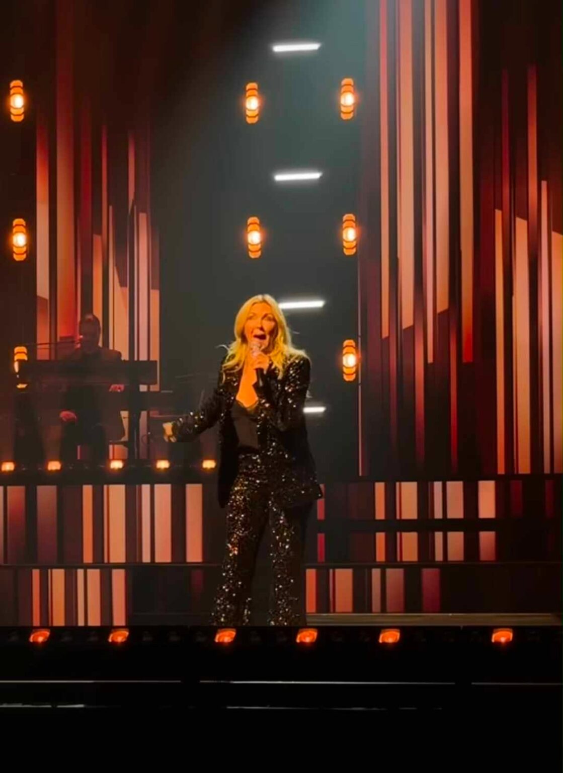 Après la première de Zénith le spectacle, Véro et Louis partagent un ...