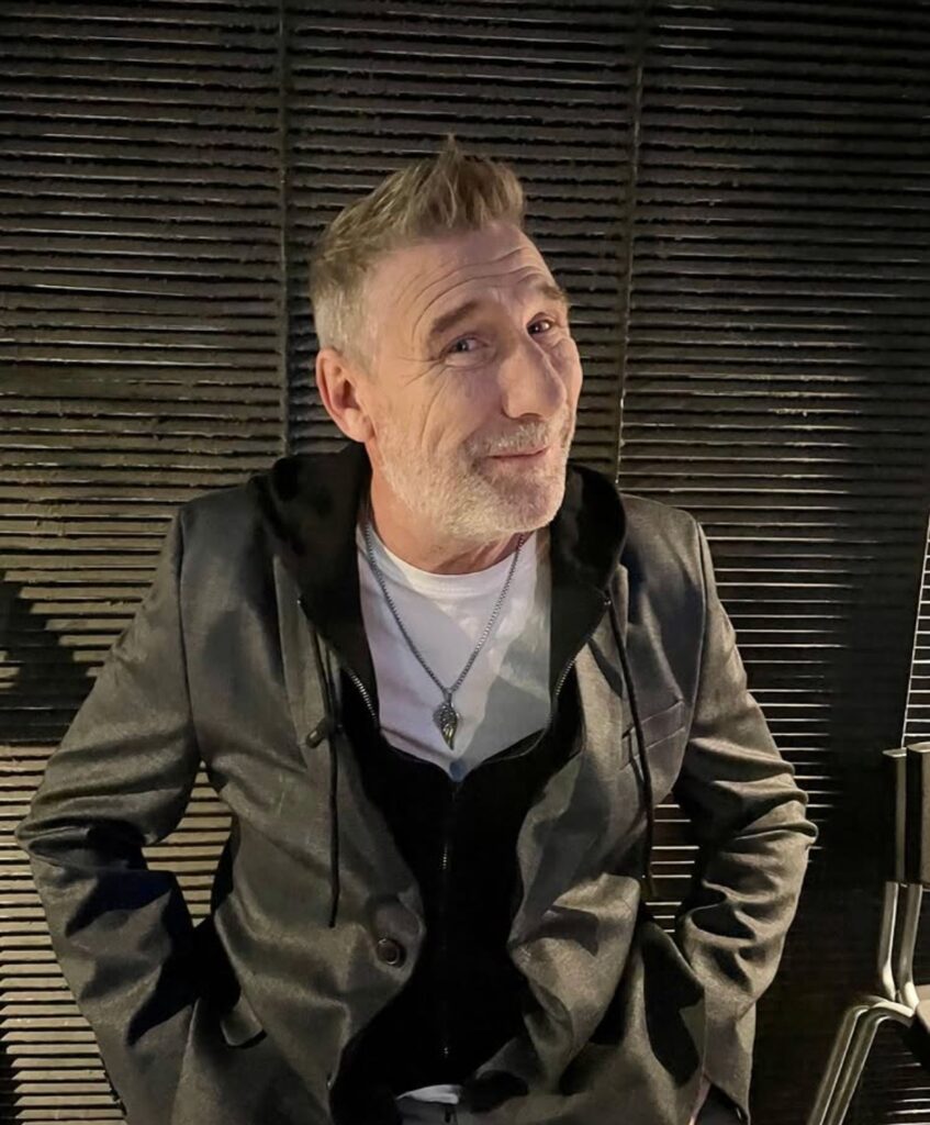 Peter McLeod s'est fait voler un montant important et il dénonce le ...