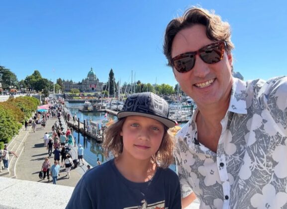 Justin Trudeau publie toutes les photos de ses vacances avec son fils ...