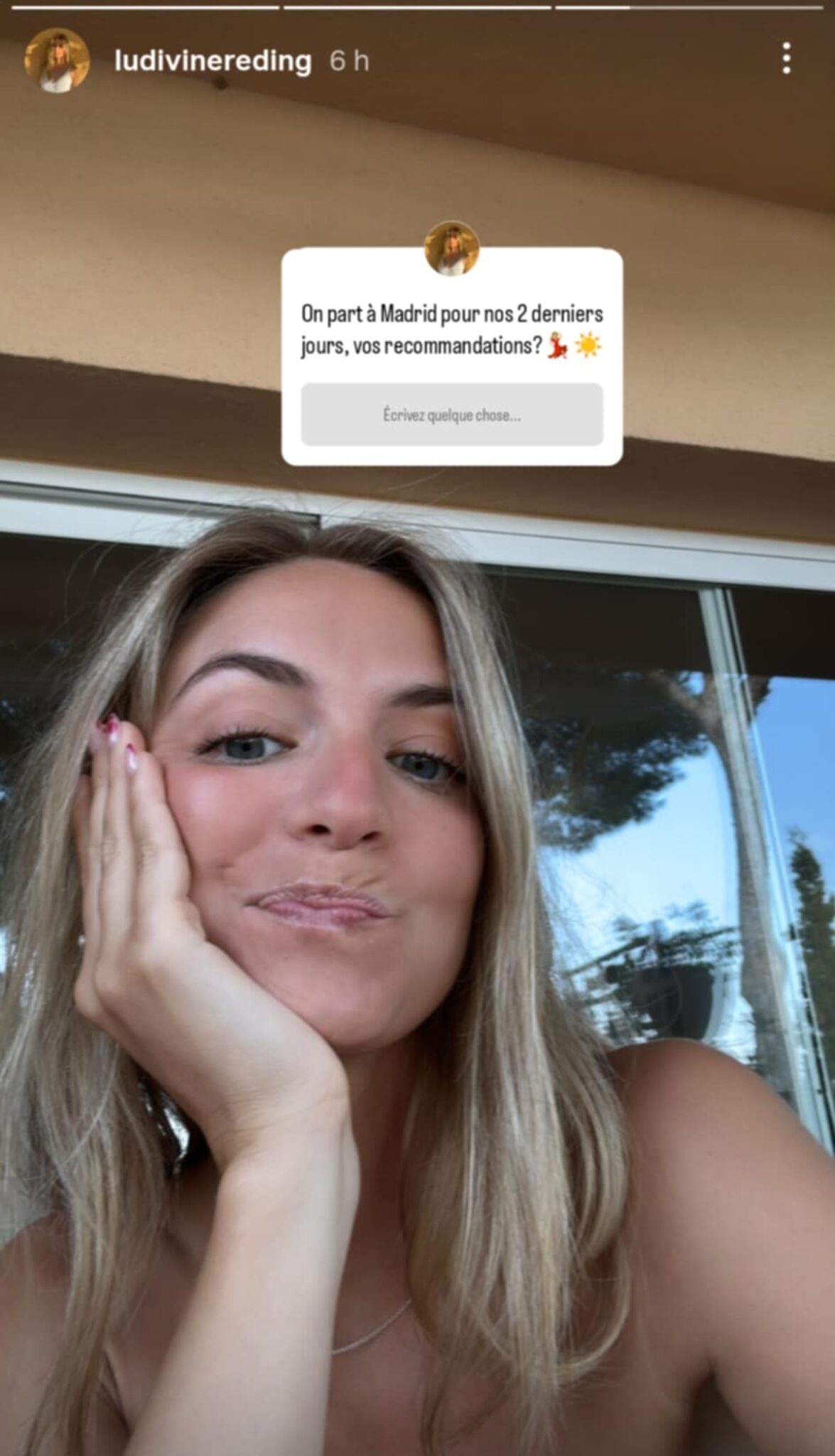 En voyage, Ludivine Reding fait réagir avec une nouvelle photo en maillot - Vedette Québec