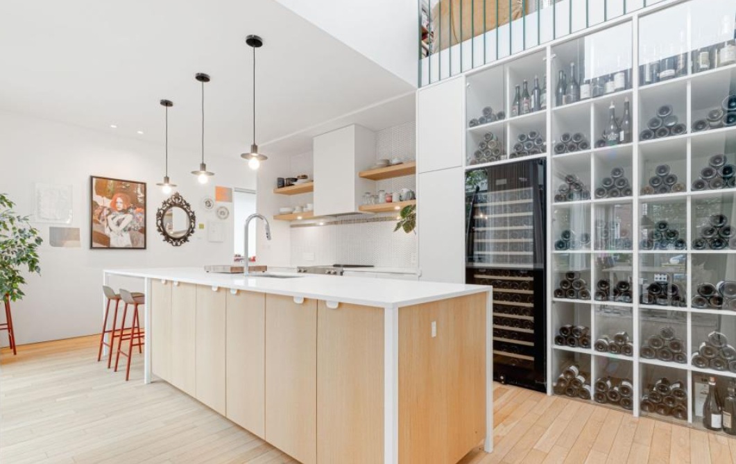 L'animatrice Valérie Roberts et son chum connu mettent en vente leur ...