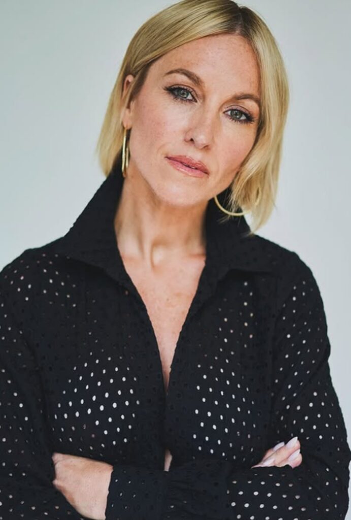 Émily Bégin publie des photos de son look pour un magazine et ça fait ...