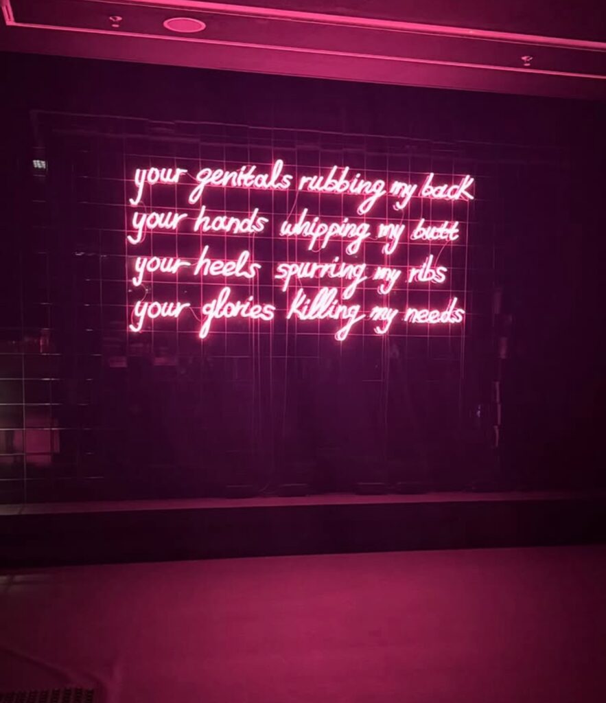 La blonde de Marc Labrèche est en voyage loin du Québec et publie une ...