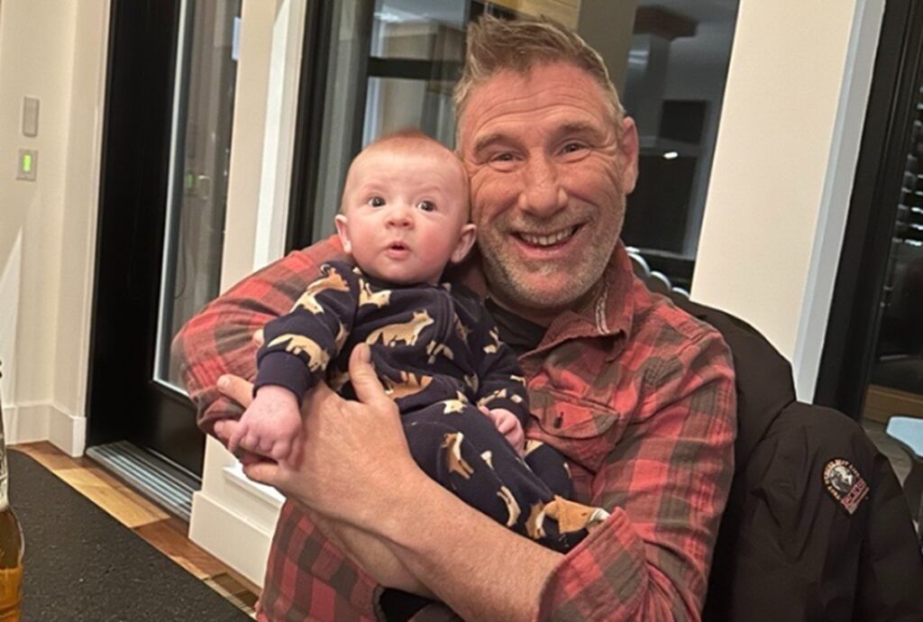 Peter MacLeod annonce une bonne nouvelle dans sa vie - Vedette Québec