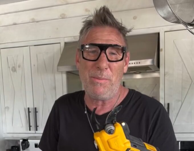 Peter MacLeod annonce une bonne nouvelle dans sa vie - Vedette Québec