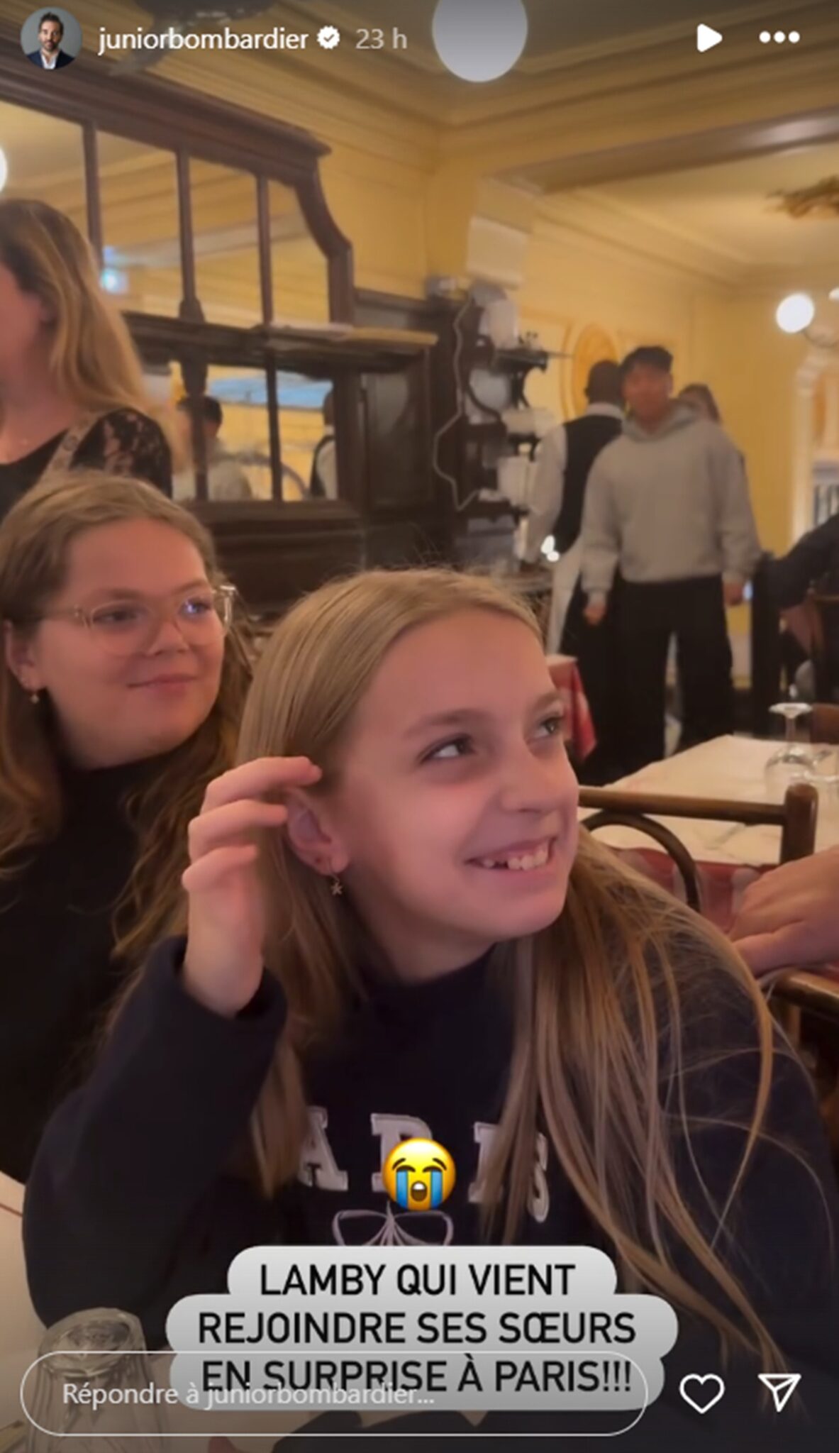 Toute une surprise pour les filles de Joël Legendre lors de leur voyage à Paris - Vedette Québec