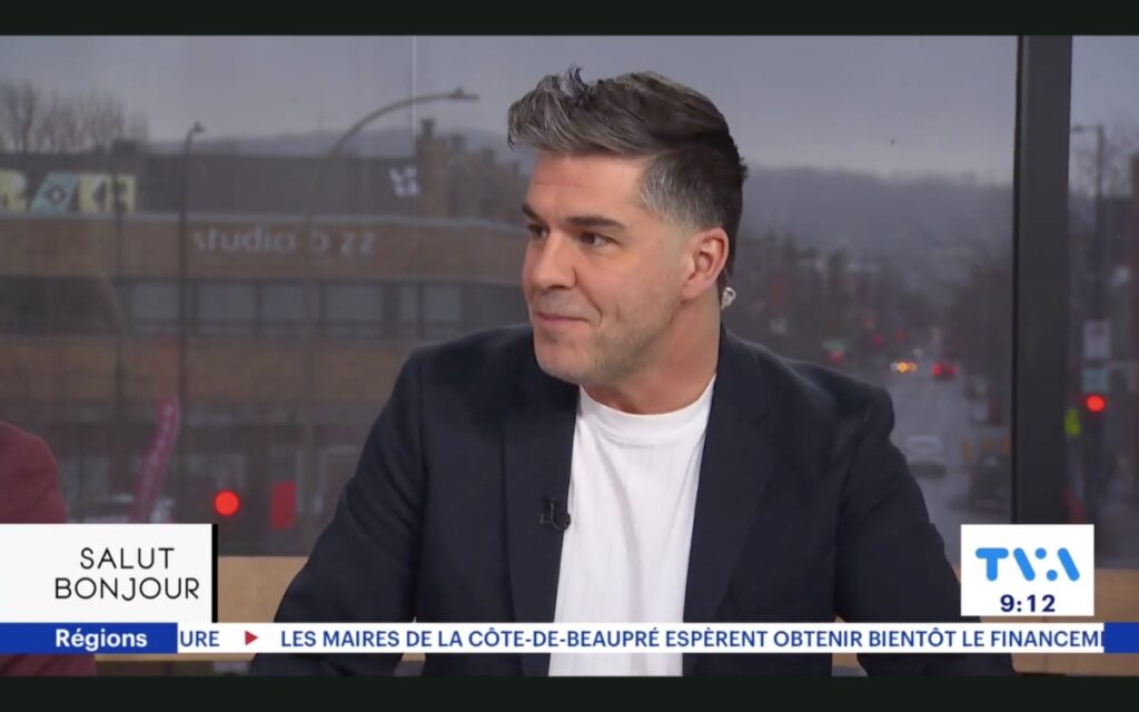 Mathieu Roy montre sa nouvelle coupe de cheveux à Salut Bonjour et ça ...