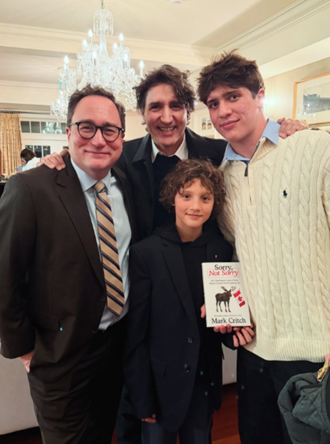 Justin Trudeau publie une rare photo avec ses 2 fils Xavier et Hadrien ...