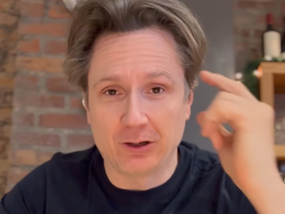 Simon-Olivier Fecteau sort et donne son opinion sur le Bye Bye 2025 ...