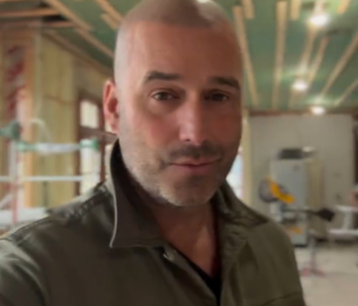 Le designer Daniel Corbin se prend en main et montre sa transformation ...