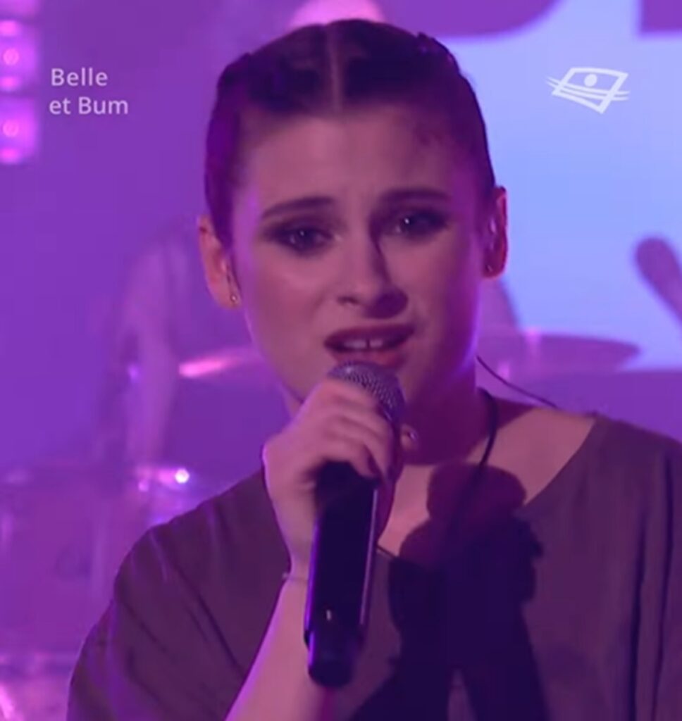 Mia Tinayre provoque de nombreuses réactions avec sa performance à la ...